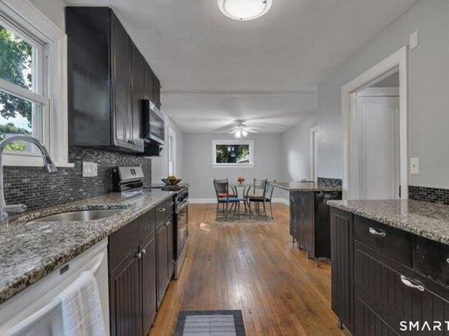 house with 3 bedroom, New London CT ES104332902