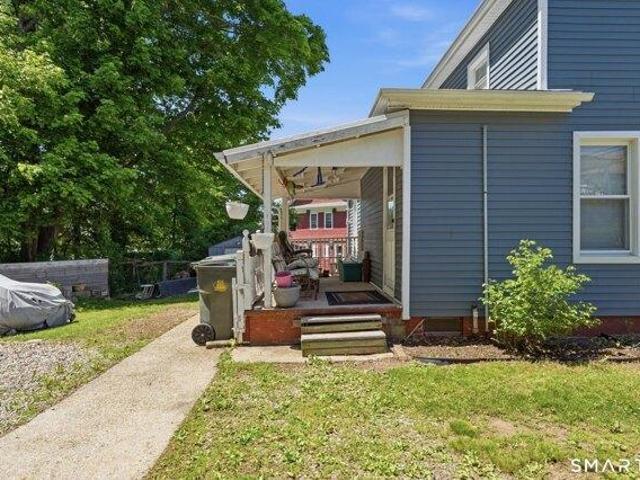 house with 3 bedroom, New London CT ES103929037