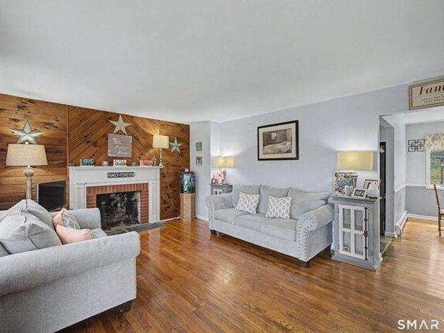 house with 3 bedroom, New Milford CT DLS102315684
