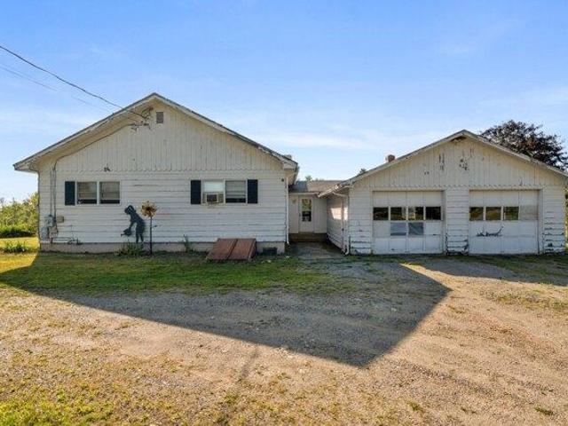 house with 3 bedroom, New Sharon ME ES105115388