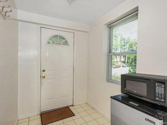 house with 3 bedroom, New Rochelle NY ES104904182