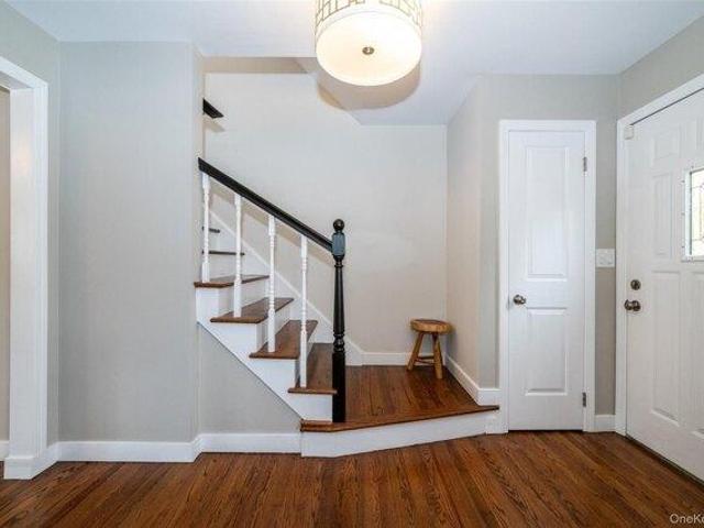 house with 3 bedroom, New Rochelle NY ES105207385