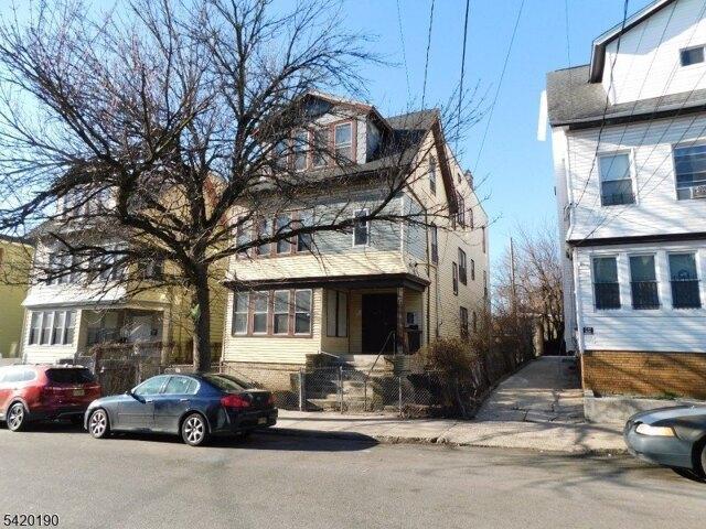 house with 3 bedroom, Newark NJ DLS102216186