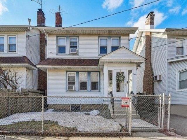 house with 3 bedroom, Newark NJ DLS102707905