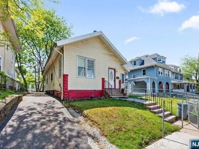 house with 3 bedroom, Newark NJ DLS102728910