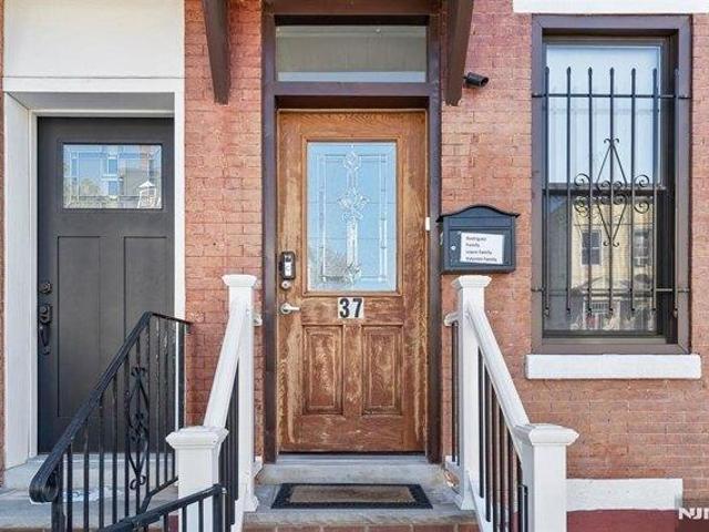 house with 3 bedroom, Newark NJ DLS102780307
