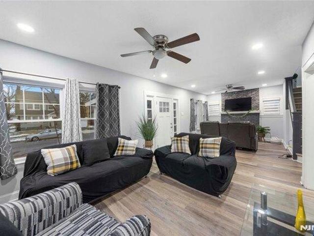 house with 3 bedroom, Newark NJ DS102763191