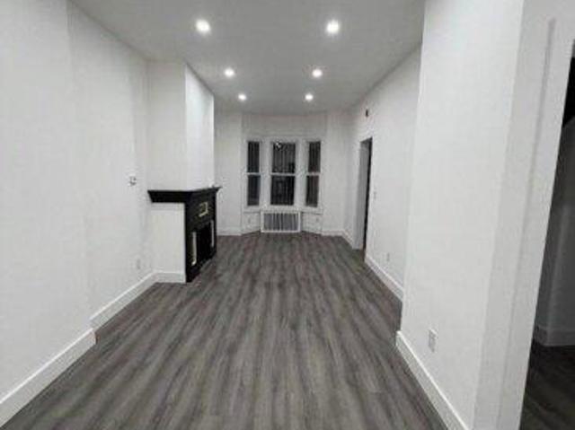house with 3 bedroom, Newark NJ DS102215814