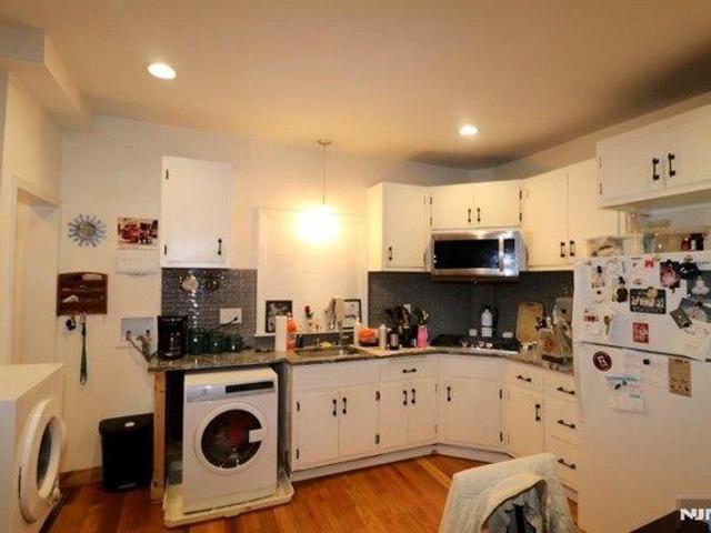 house with 3 bedroom, Newark NJ DS102258033