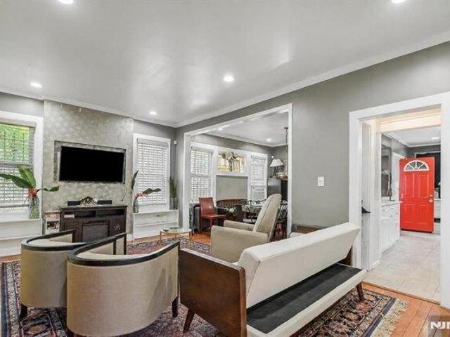 house with 3 bedroom, Newark NJ DS104150744
