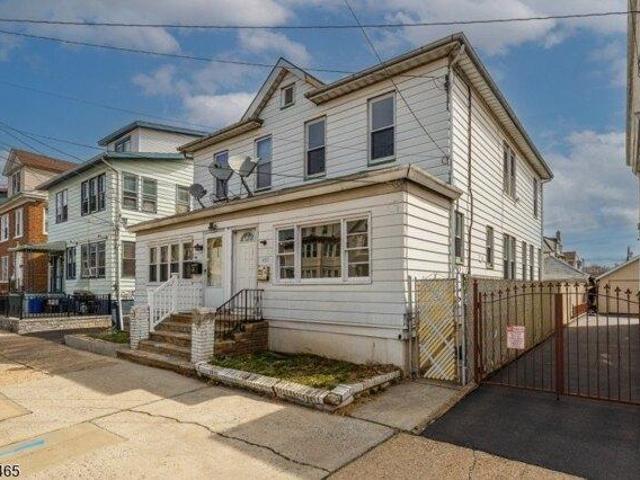 house with 3 bedroom, Newark NJ DS104233324