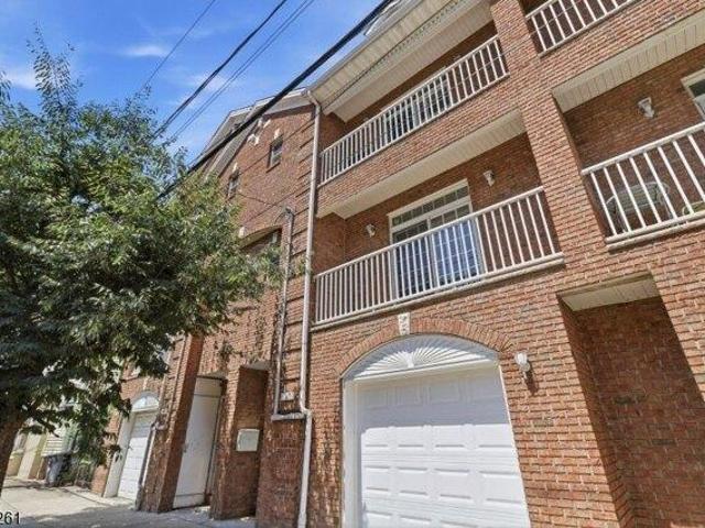 house with 3 bedroom, Newark NJ ES104808982