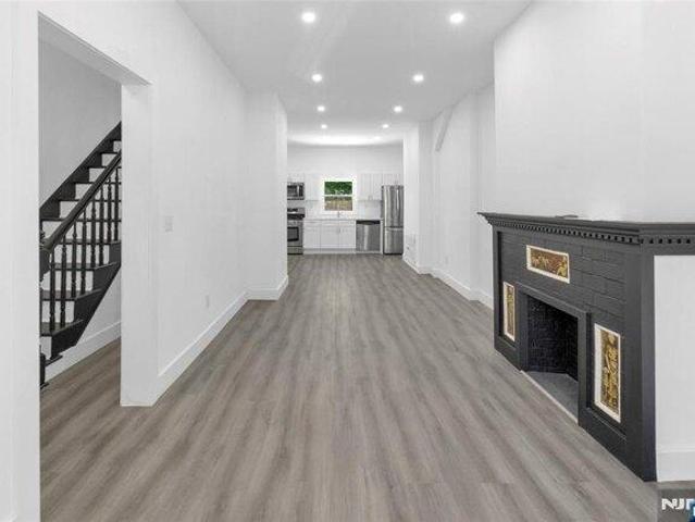 house with 3 bedroom, Newark NJ ES104832362