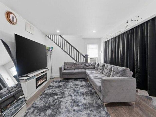 house with 3 bedroom, Newark NJ ES104851963