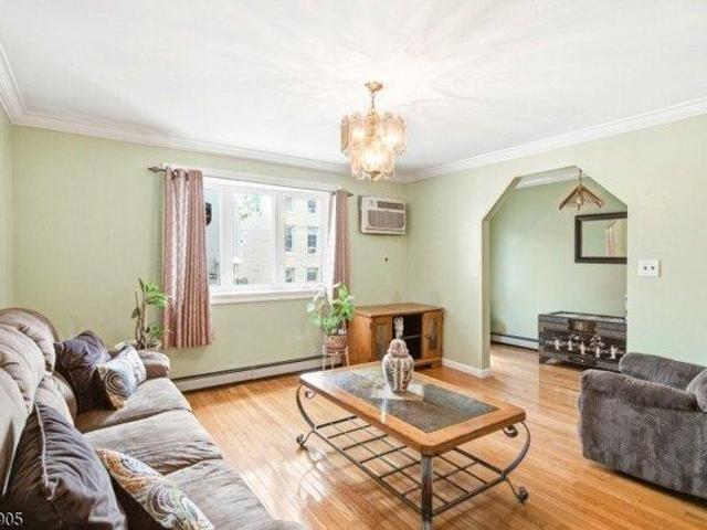 house with 3 bedroom, Newark NJ ES104909025