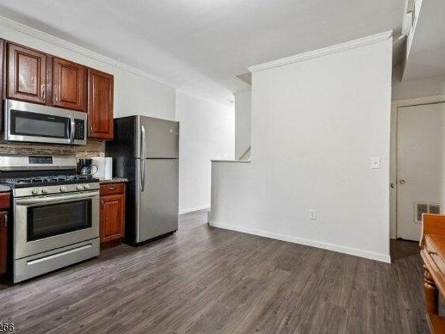 house with 3 bedroom, Newark NJ ES104151597