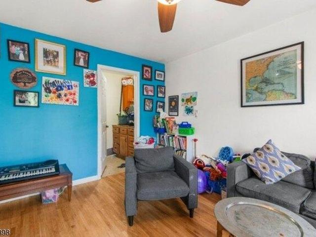 house with 3 bedroom, Newark NJ ES104232375
