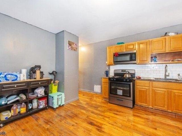 house with 3 bedroom, Newark NJ ES104238190
