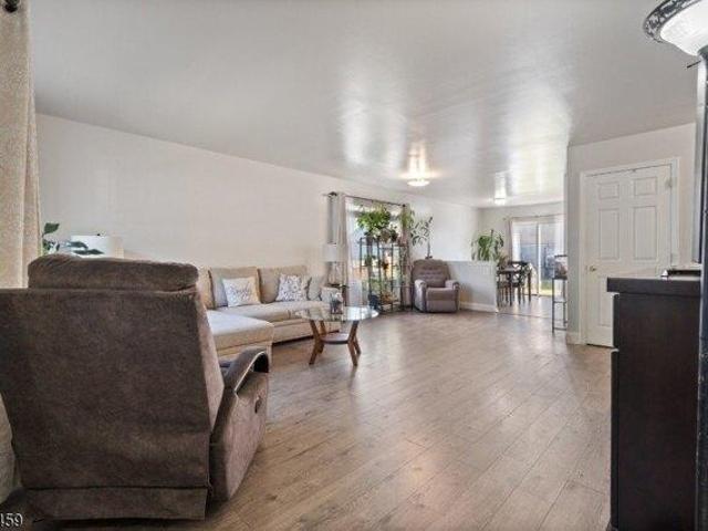 house with 3 bedroom, Newark NJ ES104375895