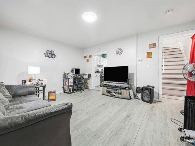 house with 3 bedroom, Newark NJ ES105126041