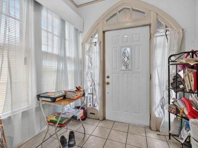 house with 3 bedroom, Newark NJ ES105174010