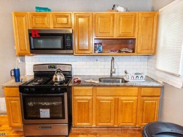 house with 3 bedroom, Newark NJ ES105203587