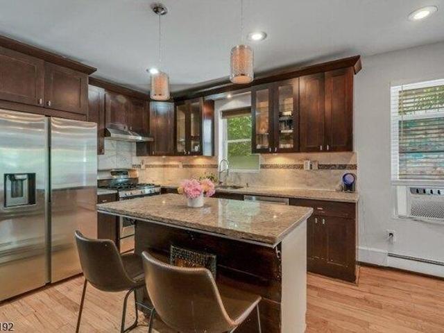 house with 3 bedroom, Newark NJ ES105233784