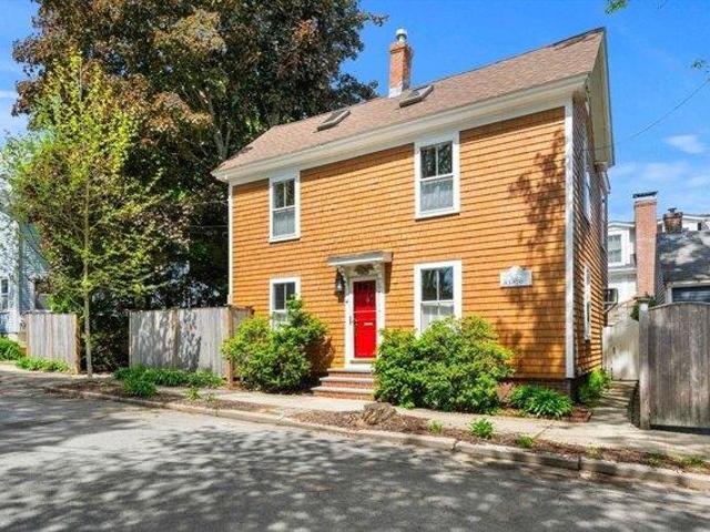 house with 3 bedroom, Newburyport MA ES104407935