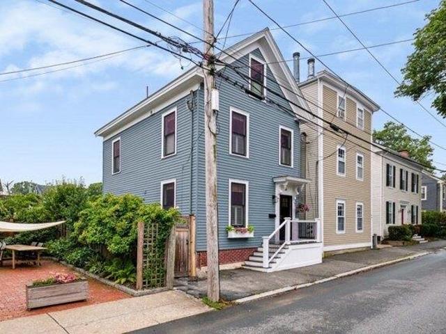 house with 3 bedroom, Newburyport MA ES104850987