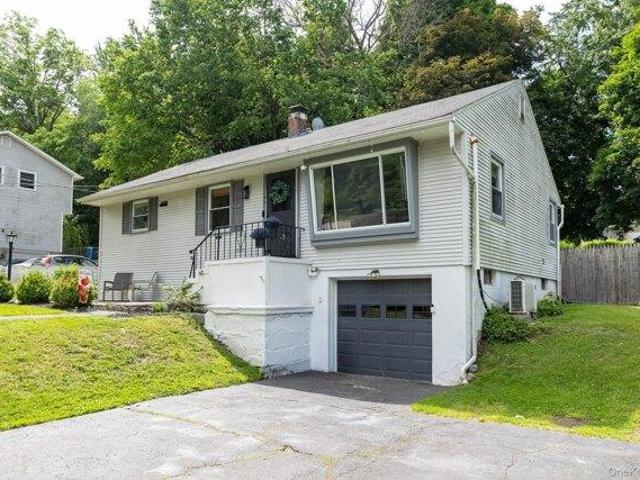house with 3 bedroom, Newburgh NY ES103599833