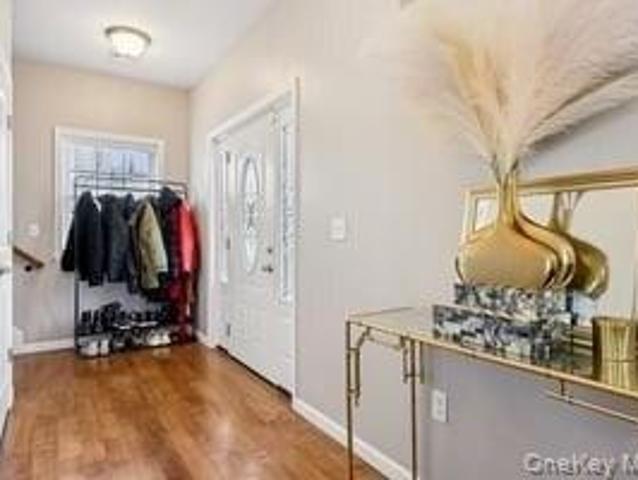 house with 3 bedroom, Newburgh NY ES103603021