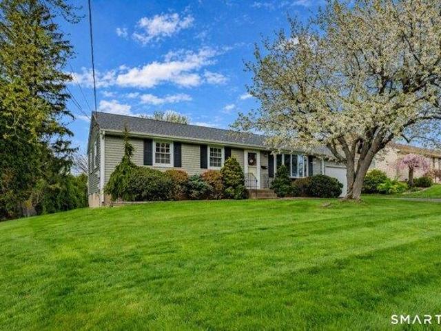 house with 3 bedroom, Newington CT DLS102254458