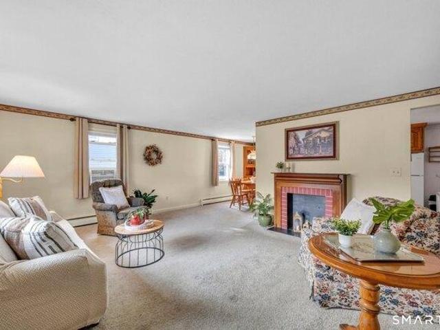 house with 3 bedroom, Newington CT DLS102280196
