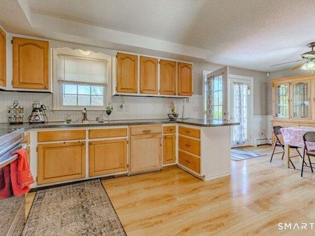 house with 3 bedroom, Newington CT DS102285164
