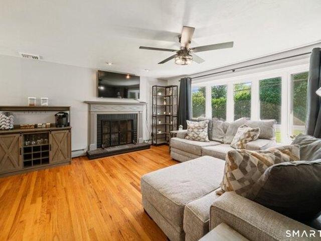 house with 3 bedroom, Newington CT DS103666748