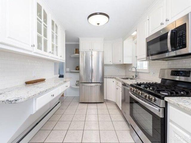 house with 3 bedroom, Newington CT ES104513886