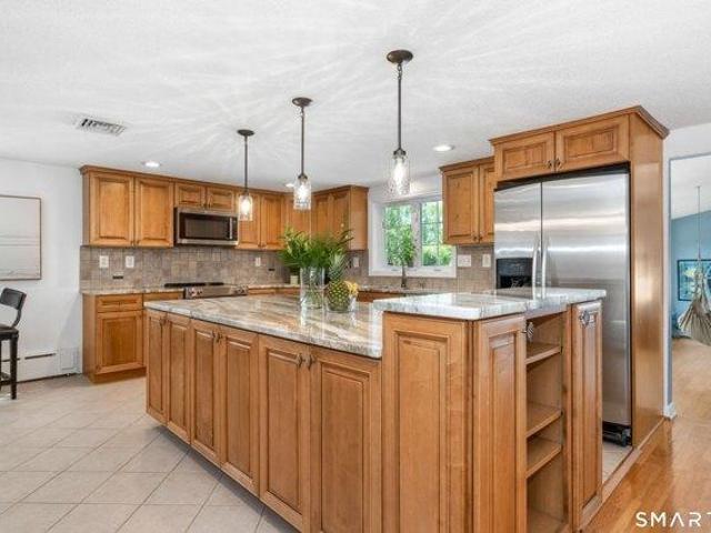house with 3 bedroom, Newington CT ES104809431