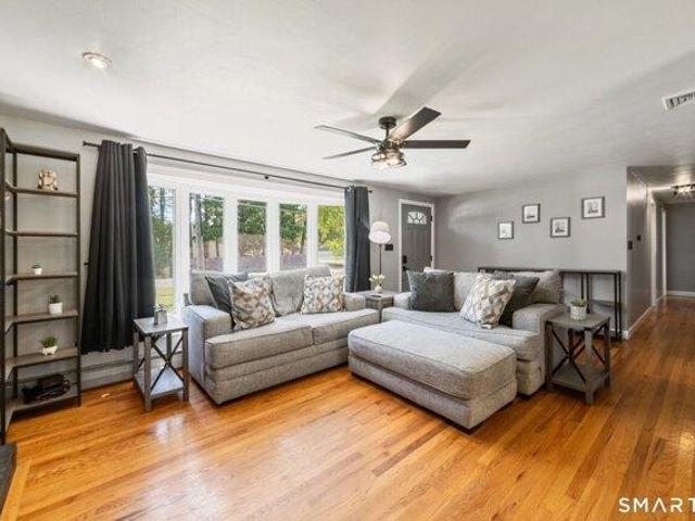 house with 3 bedroom, Newington CT ES104811140