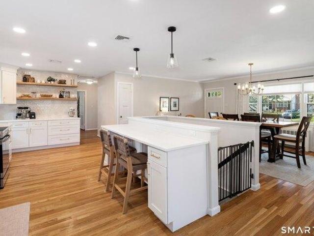 house with 3 bedroom, Newington CT ES104850697