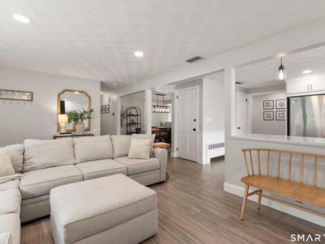 house with 3 bedroom, Newington CT ES104115517