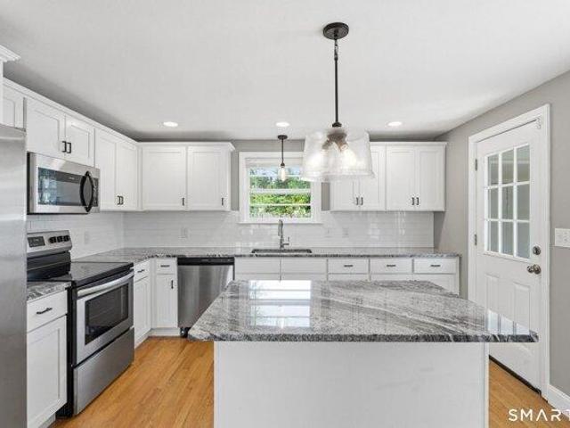 house with 3 bedroom, Newington CT ES105105956