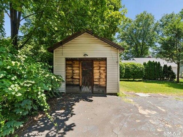 house with 3 bedroom, Newington CT ES105142657