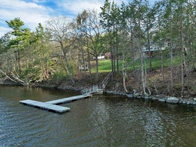 house with 3 bedroom, Newmarket NH DLS102373084