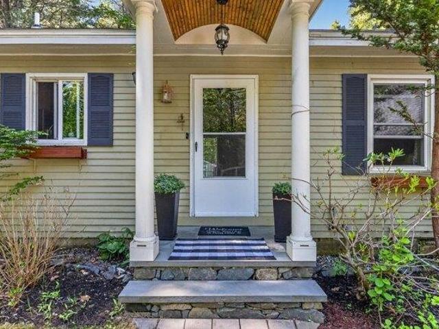 house with 3 bedroom, Newmarket NH DS102824892
