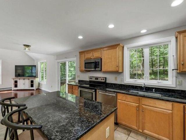 house with 3 bedroom, Newmarket NH DS104331655