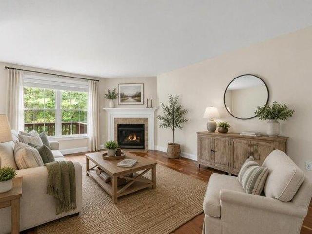 house with 3 bedroom, Newmarket NH ES104759564