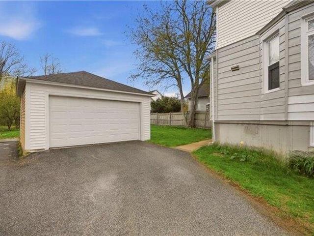 house with 3 bedroom, Newport RI DLS102256663