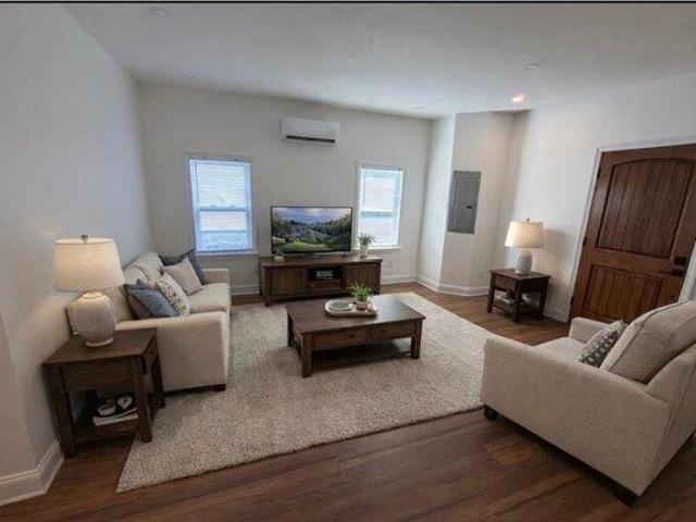 house with 3 bedroom, Newport RI DLS102592905