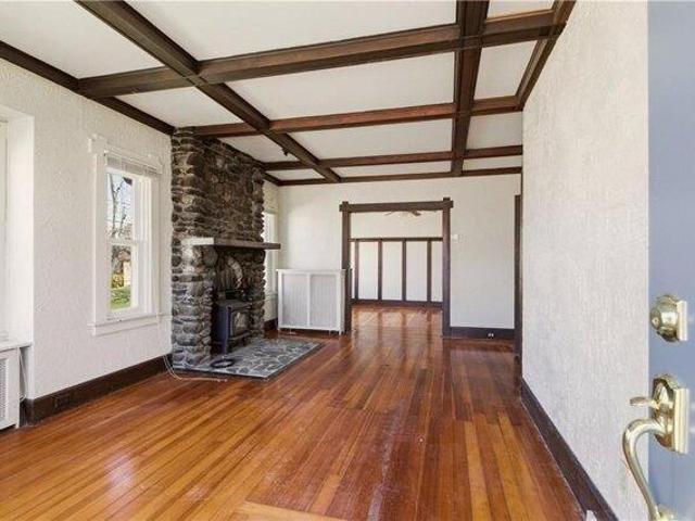 house with 3 bedroom, Newport RI DS102583513