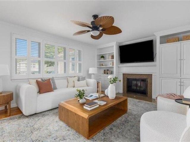house with 3 bedroom, Newport RI ES105105818